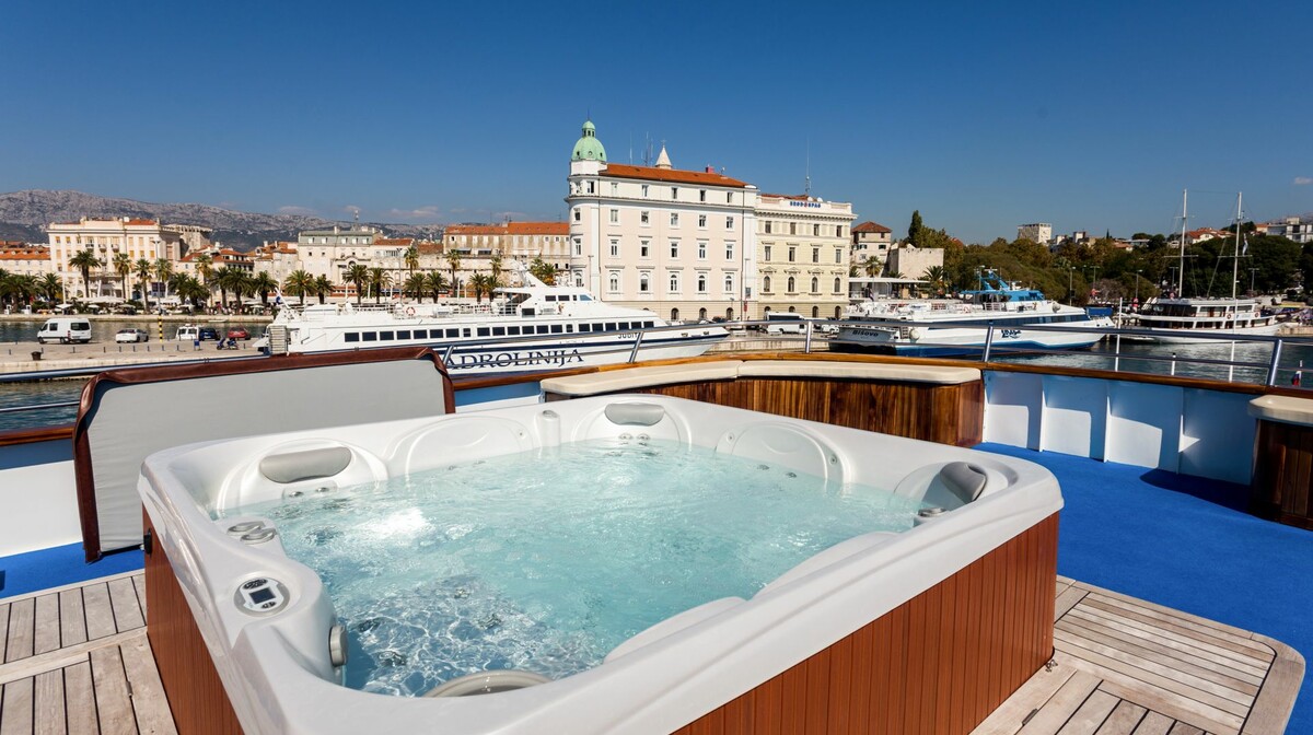 Brod Kleopatra - Krstarenje iz Splita - Mondo Travel